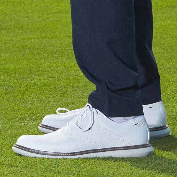 FootJoy Traditions Spikeless Mens Golf Shoe